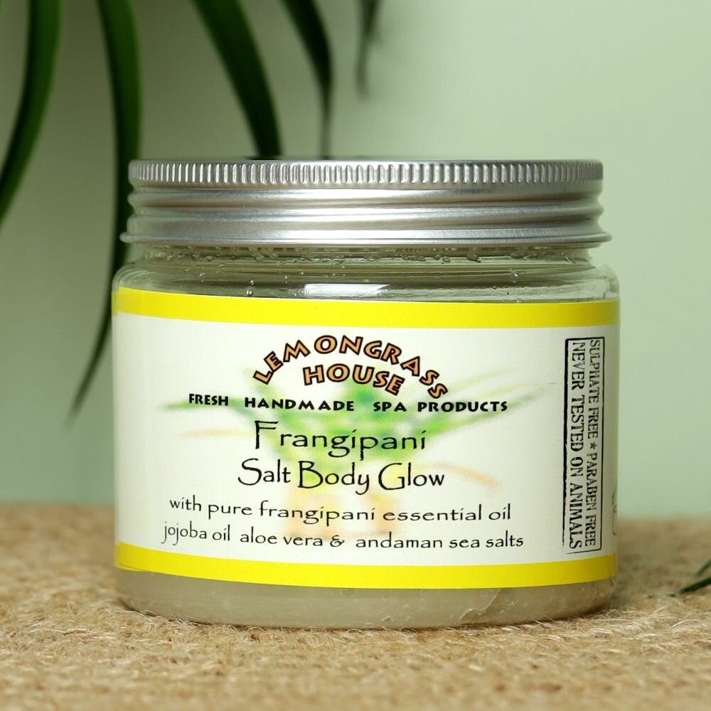 Солевой скраб для тела "Франжипани" 300г от Lemongrass House (Таиланд) С маслом жожоба и морской солью. Натуральный, антицеллюлитный, с цветочным ароматом.