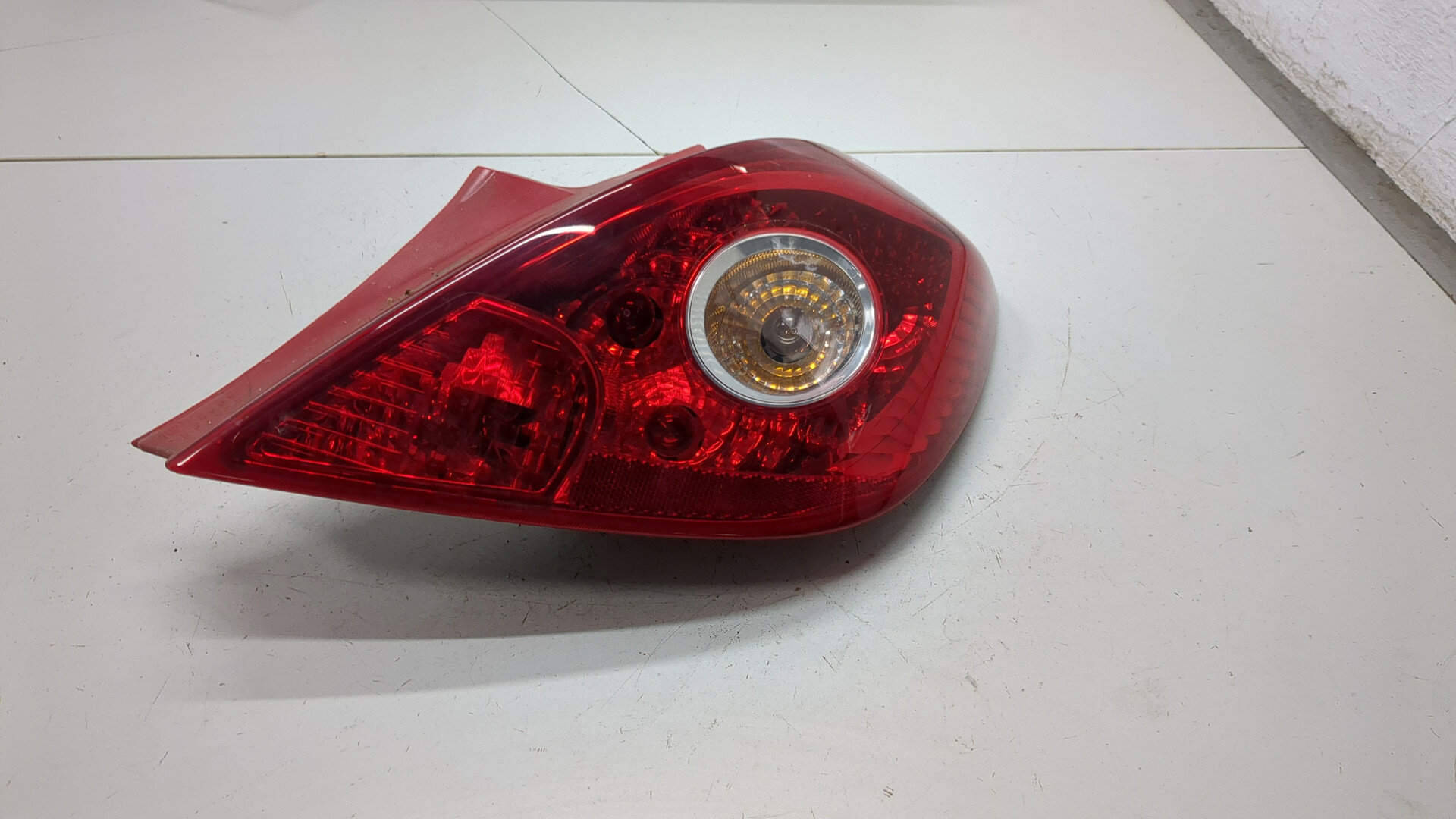 Фонарь (задний) правый Opel Corsa D Б/У