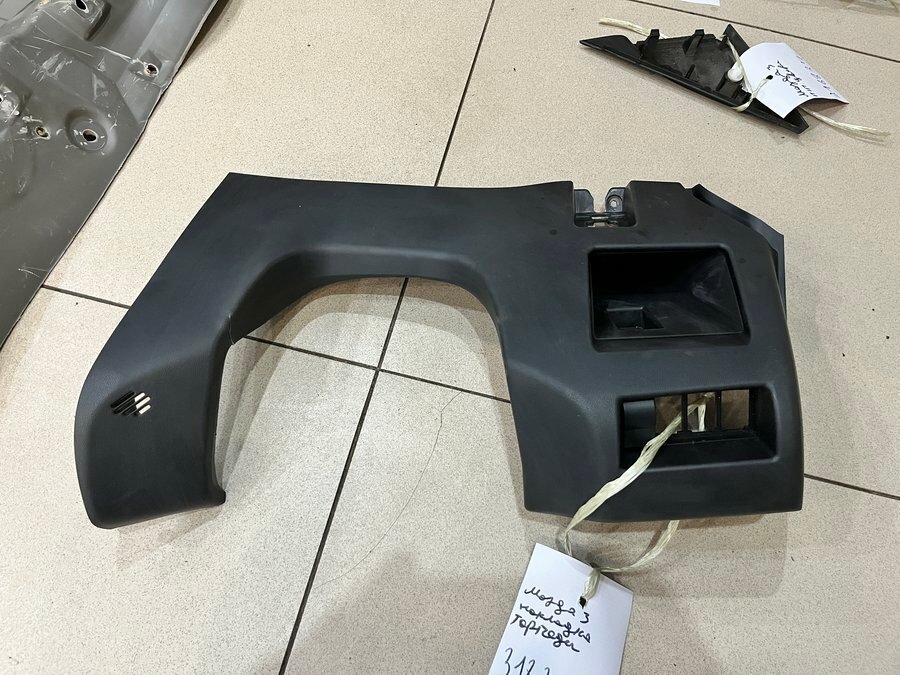 Накладка торпедо от Mazda 3 bk 2003-2009