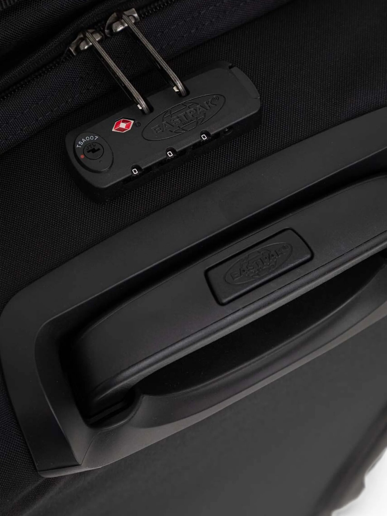 Сумка EASTPAK Medium Tranverz logo-patch suitcase — фото 1
