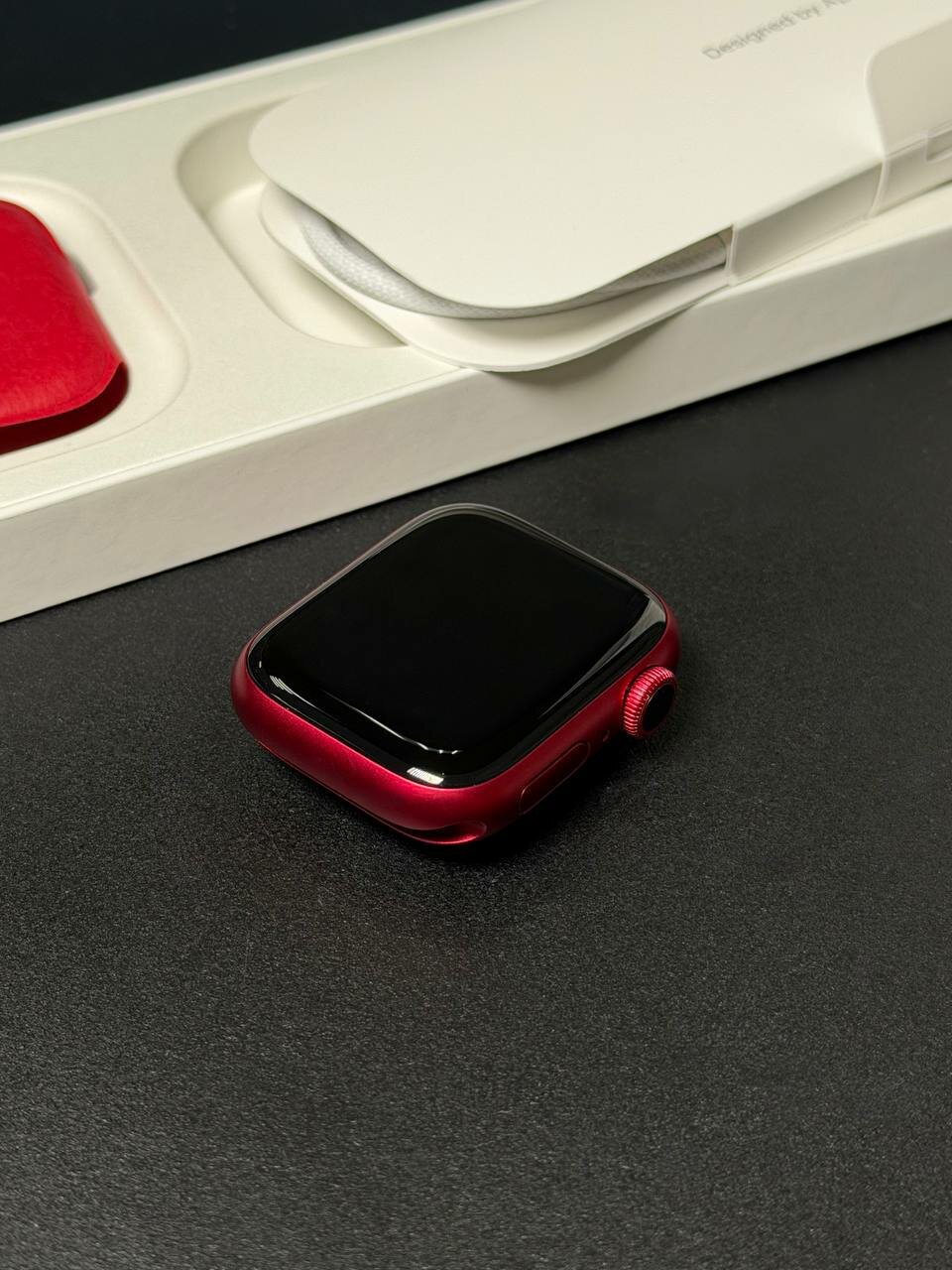 Умные часы Apple Watch 9 41 мм, 100%, алюминий, красные, силиконовый красный ремешок