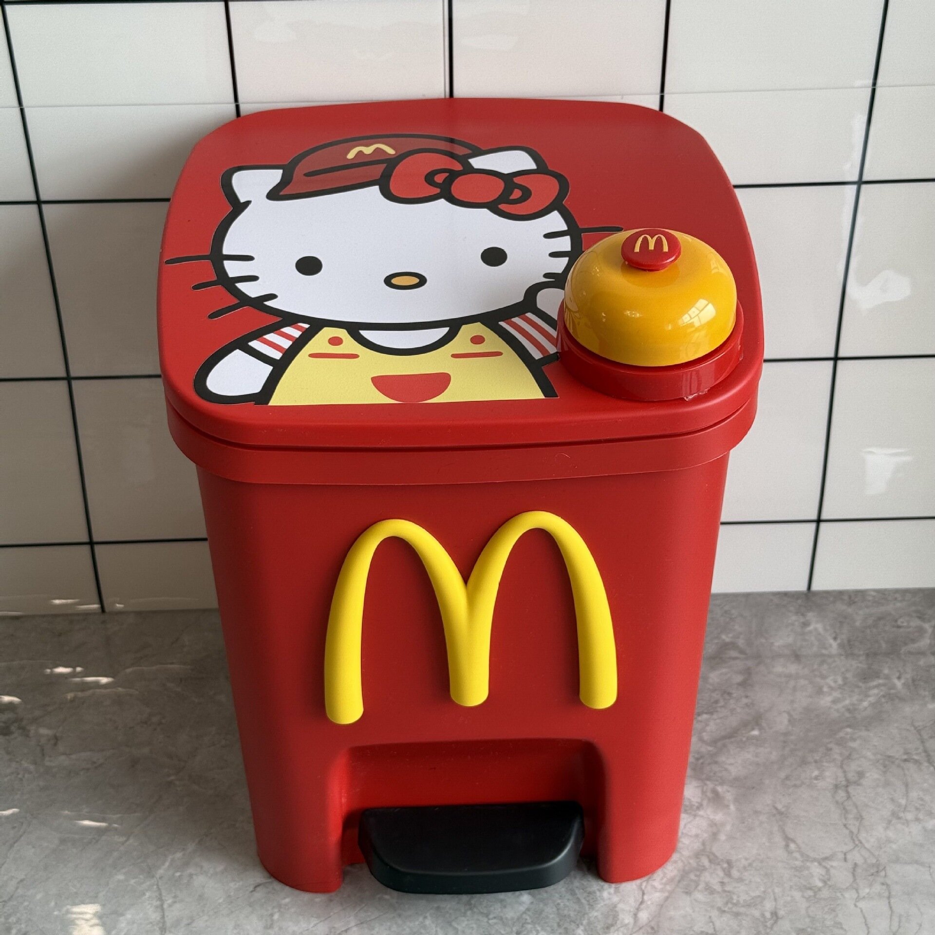 Мусорное ведро Hello Kitty McDonald's для домашнего использования, милый мультяшный высококачественный педальный мусорный бак для спальни