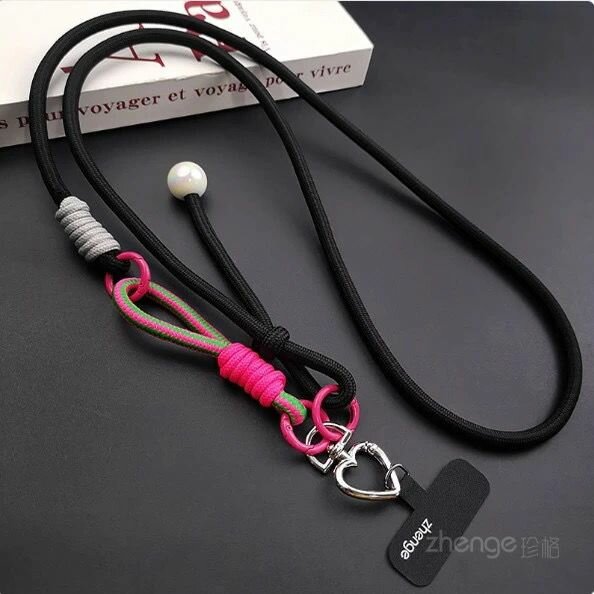 Черно-розовый шнурок для телефона с плетением и жемчужиной