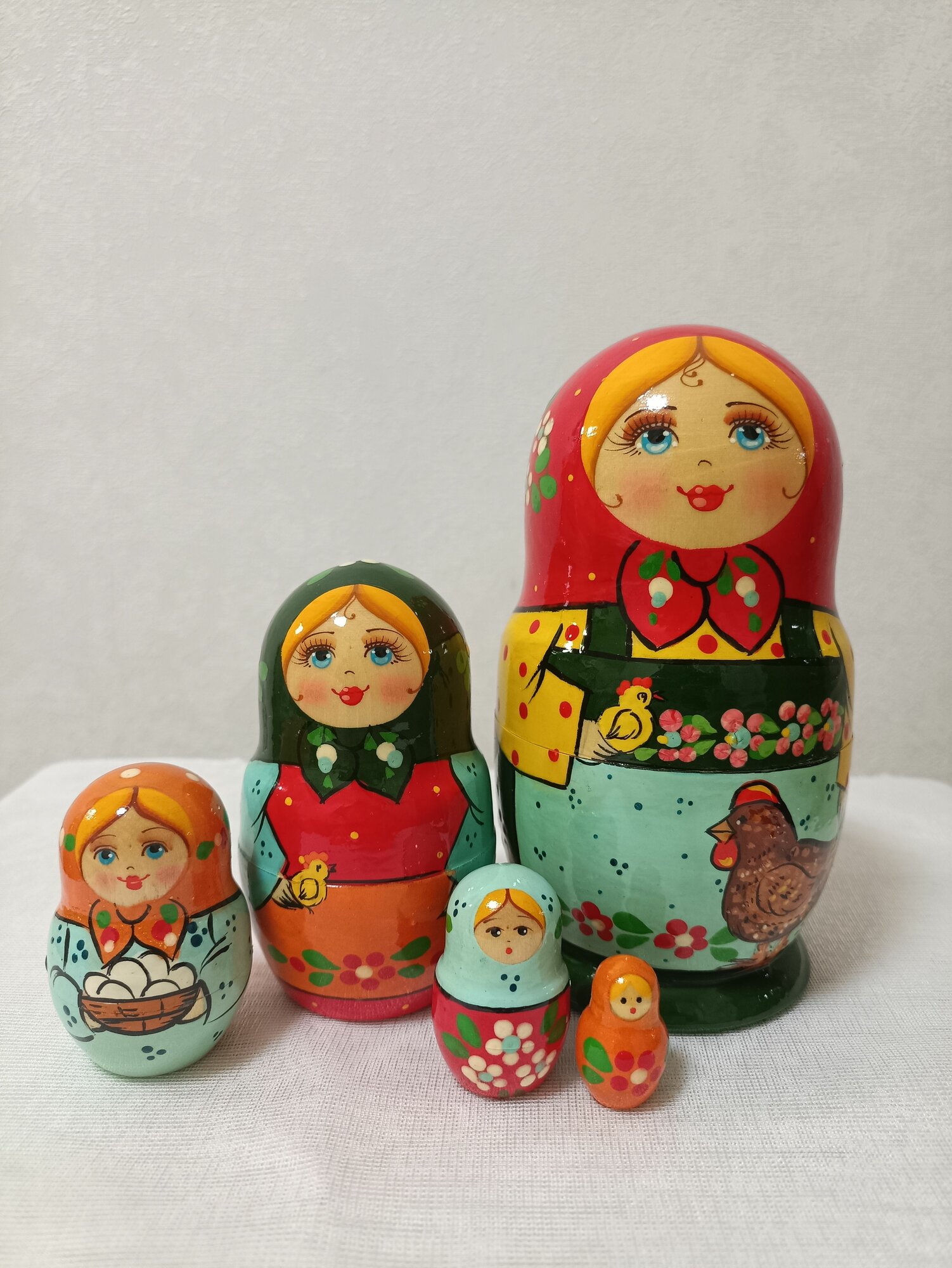 Матрёшка авторская ручная работа "Яснина с курочкой" 5 мест