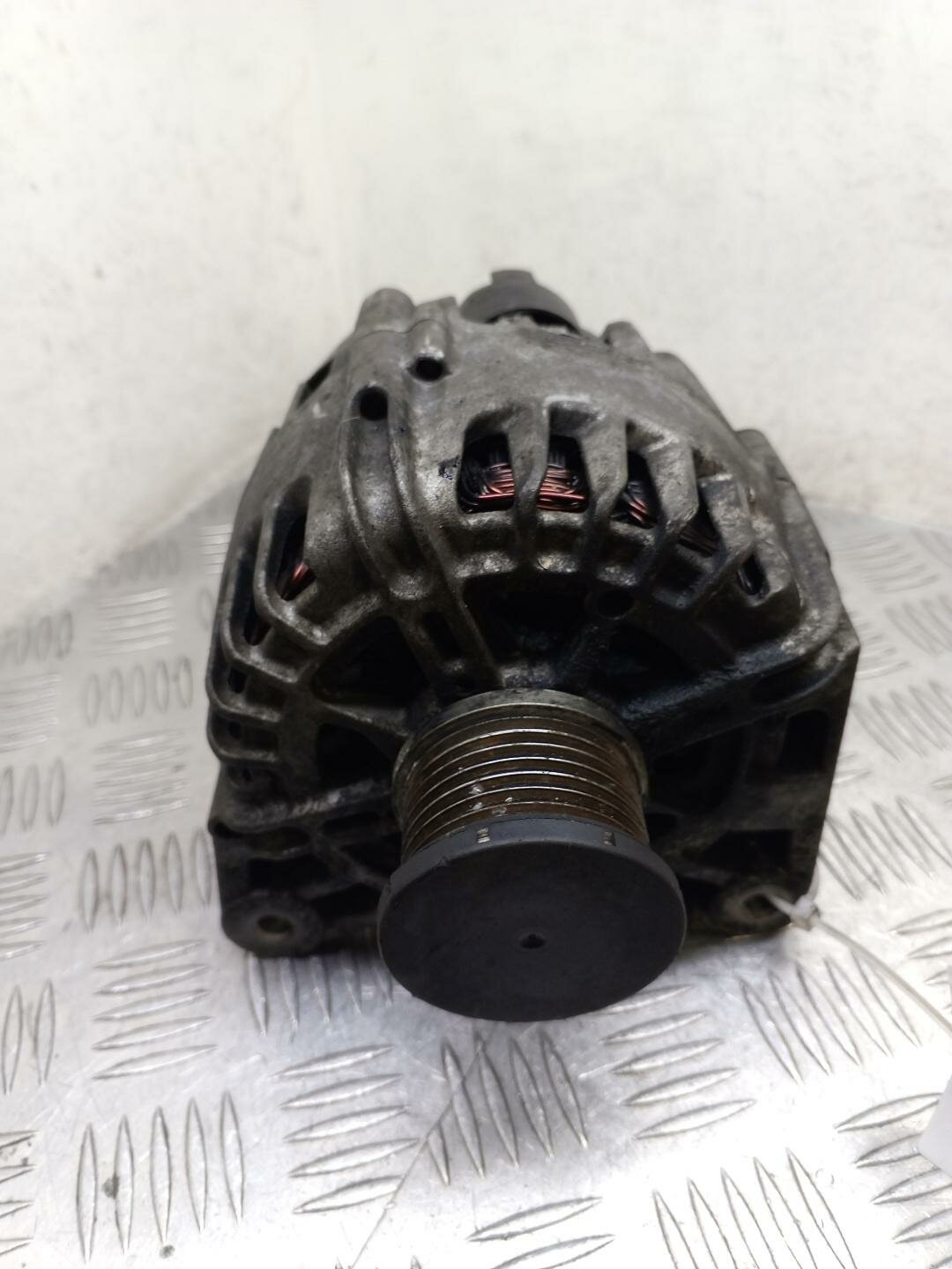 Генератор для Renault Grand Scenic 3 1.6 OEM 231007033R