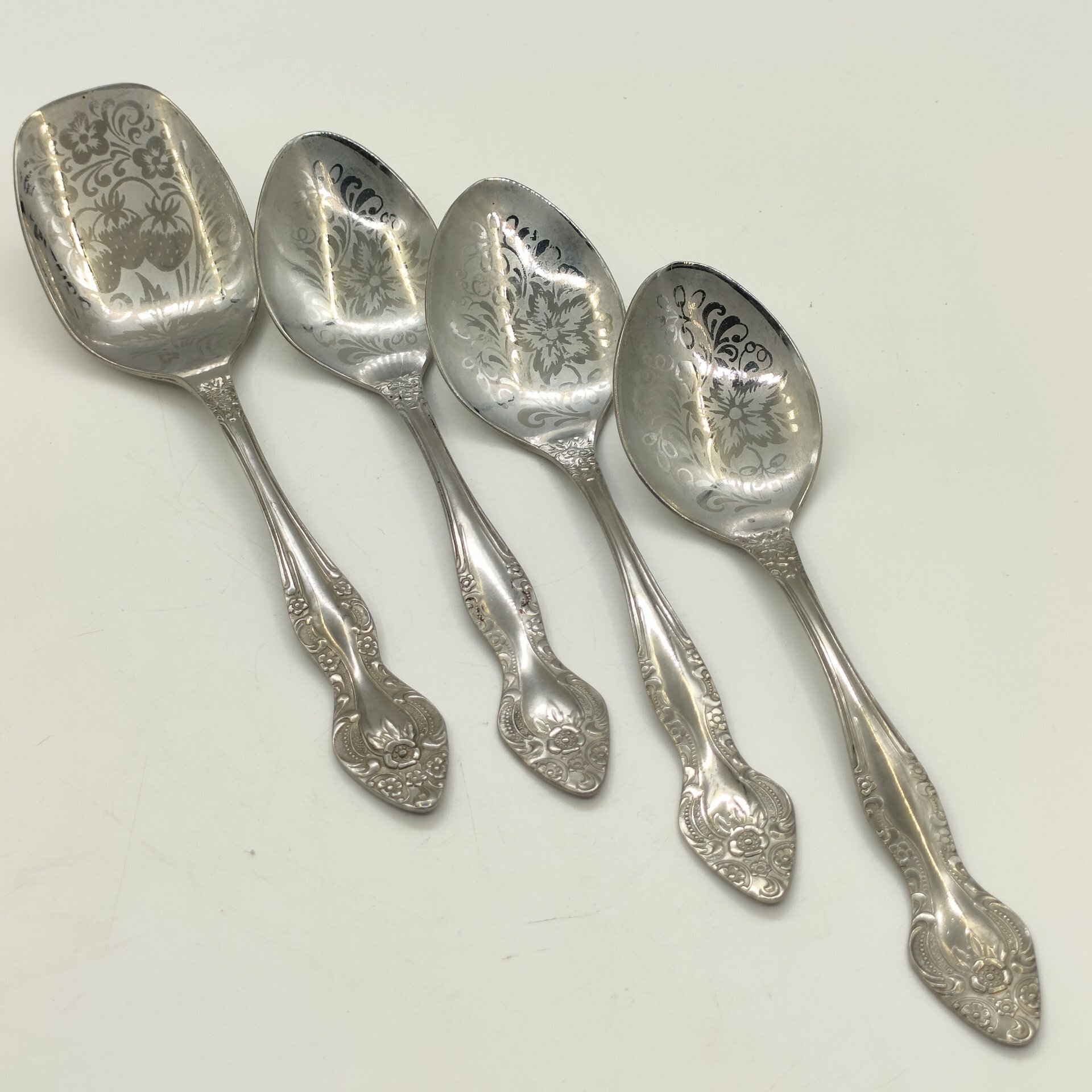 Набор из столовых приборов (салатная ложка, 3 столовых ложки)