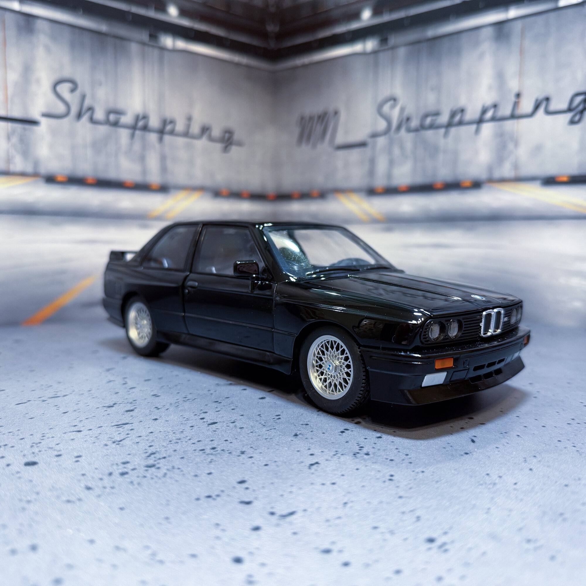 Металлическая модель машины BMW E30, инерционная, световые и звуковые эффекты, черная