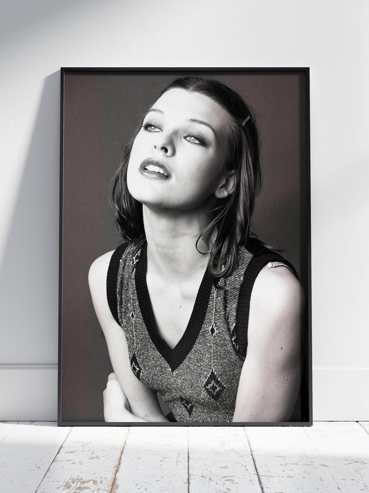 Плакат на стену для интерьера Мила Йовович (Milla Jovovich 44) - Постер по актеру фильма, кино, сериала формата A4 (21x30 см)