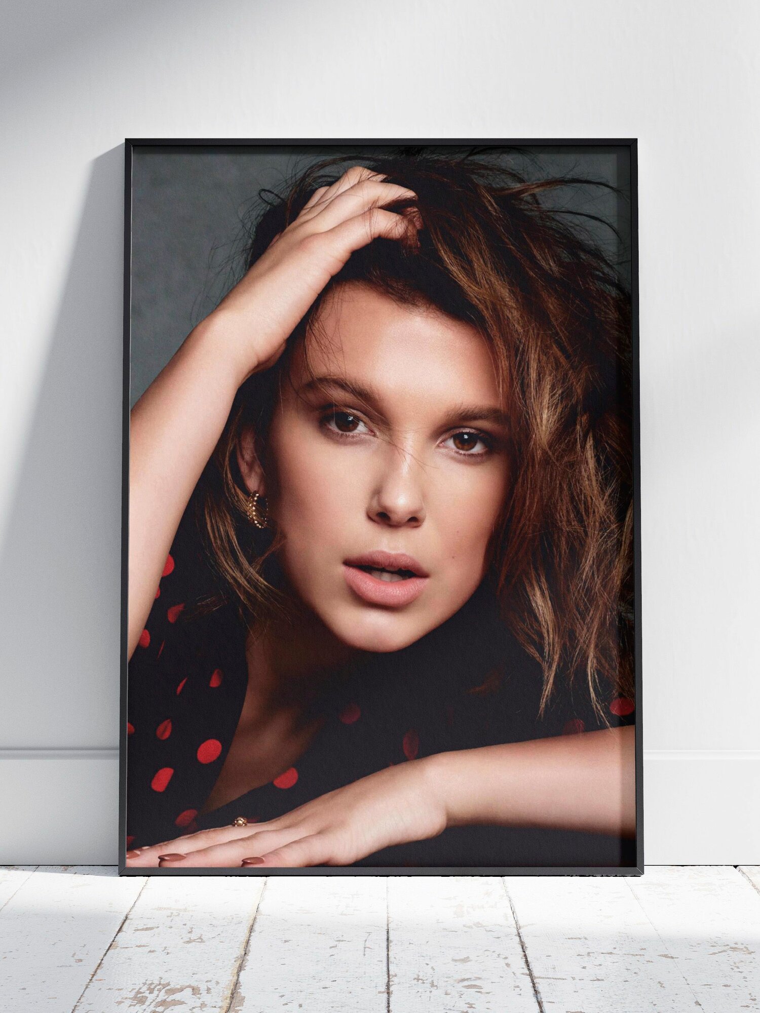 Плакат на стену для интерьера Милли Бобби Браун (Millie Bobby Brown 37) - Постер по актеру фильма, кино, сериала формата A4 (21x30 см)