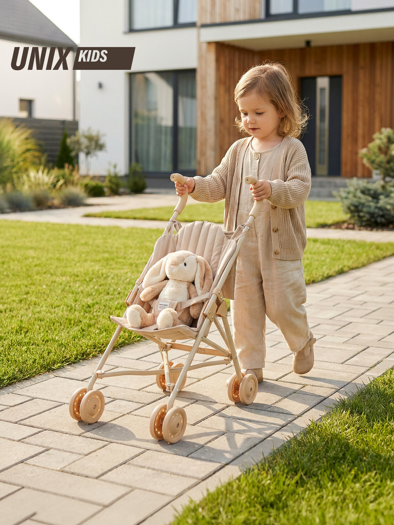 Коляска для кукол UNIX Kids детская трость прогулочная 57 см, для кукол до 45 см, складная для дома и улицы, бежевый