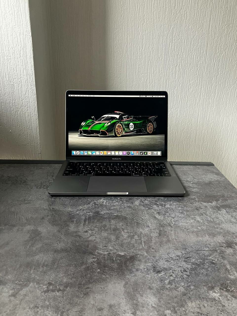 Ноутбук Apple MacBook Pro 13 2019, Intel Core i7 2.8 ГГц, 16 ГБ, SSD 1 ТБ, Intel Iris Plus Graphics 655