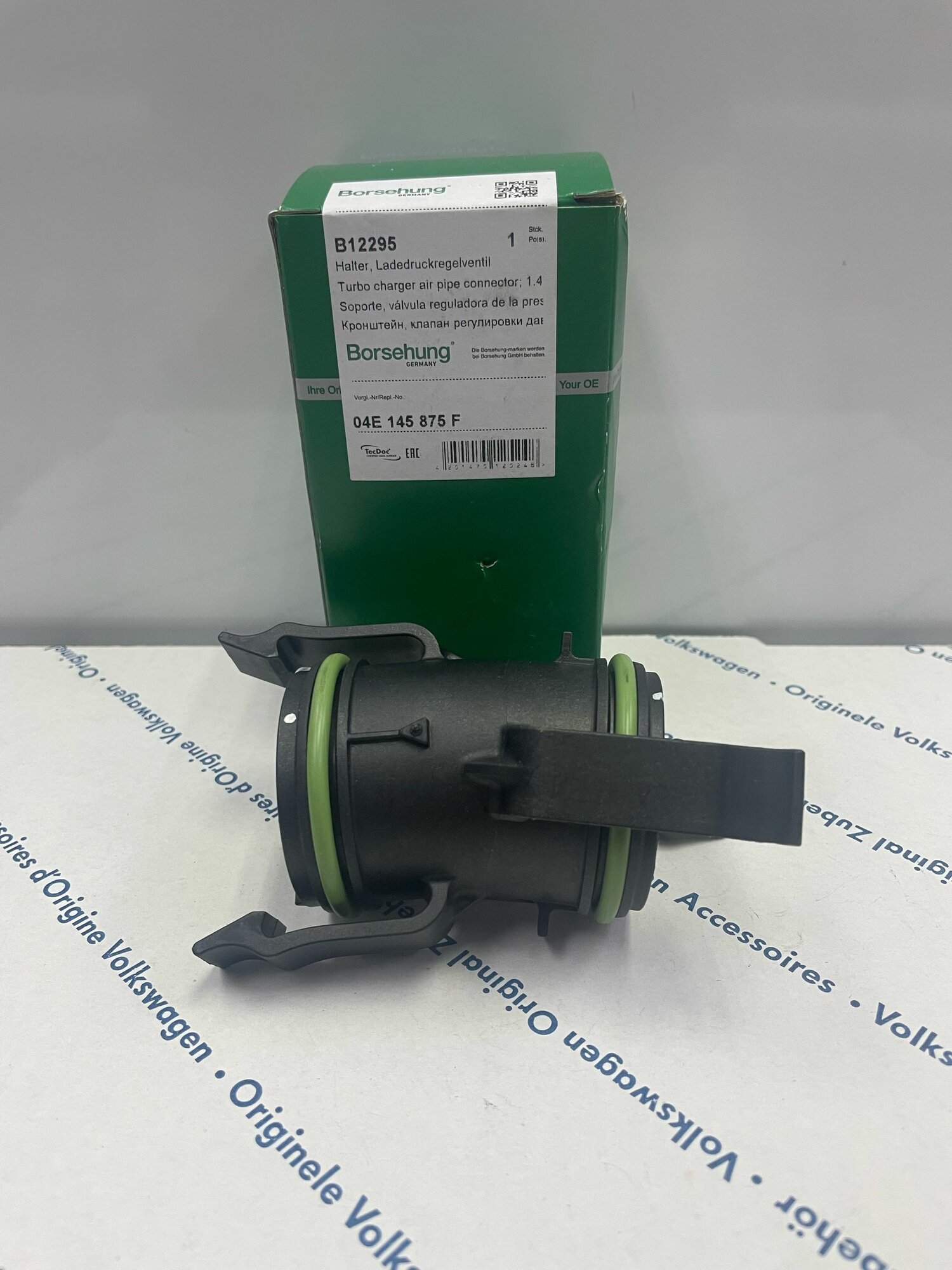 Патрубок турбины BORSEHUNG B12295 для SKODA OCTAVIA (A7) (2013>) (04E145875F)