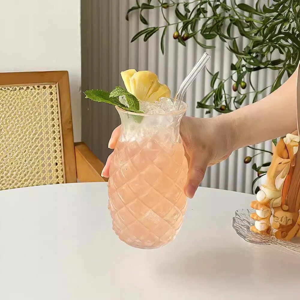 Прозрачный стеклянный стакан-ананас