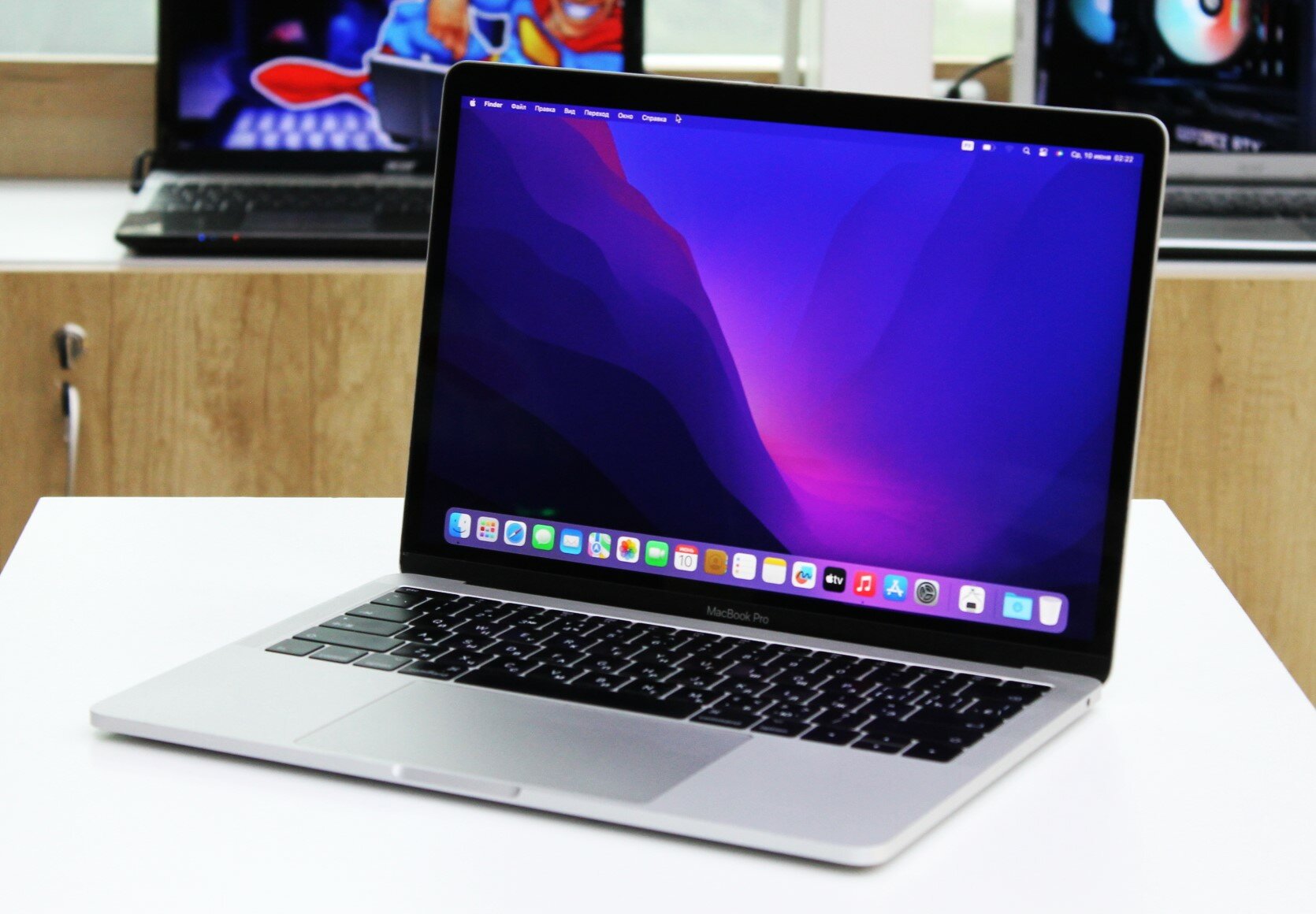 Ноутбук Apple MacBook Pro 13 2017/i5/Intel Iris Plus/8/128 — фото 1
