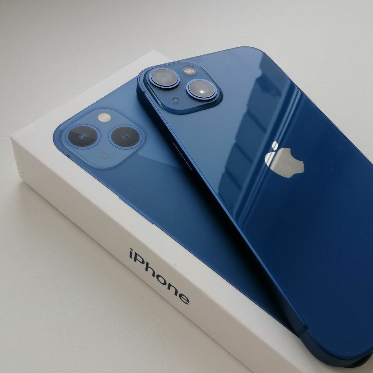 Смартфон Apple iPhone 13, 512GB, экран 6,1", (Blue/Синий) IOS 16
