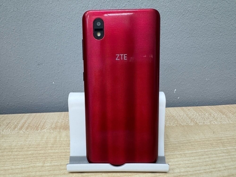 Смартфон ZTE Blade A3 2020RU красный Б/У уценка