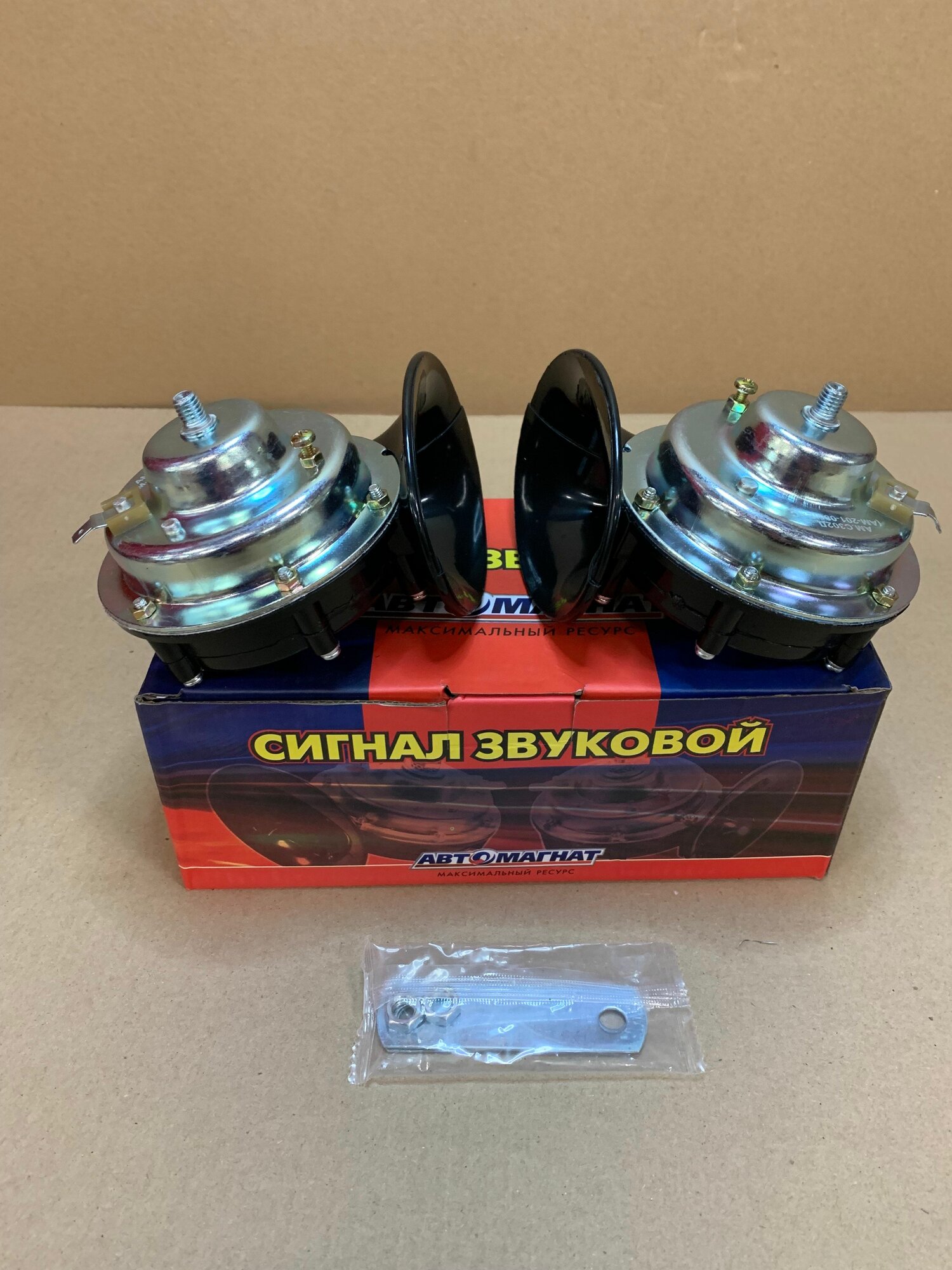 Сигнал для а/м Волга, ПАЗ, РАФ (12В, 14А) / С302/303Д