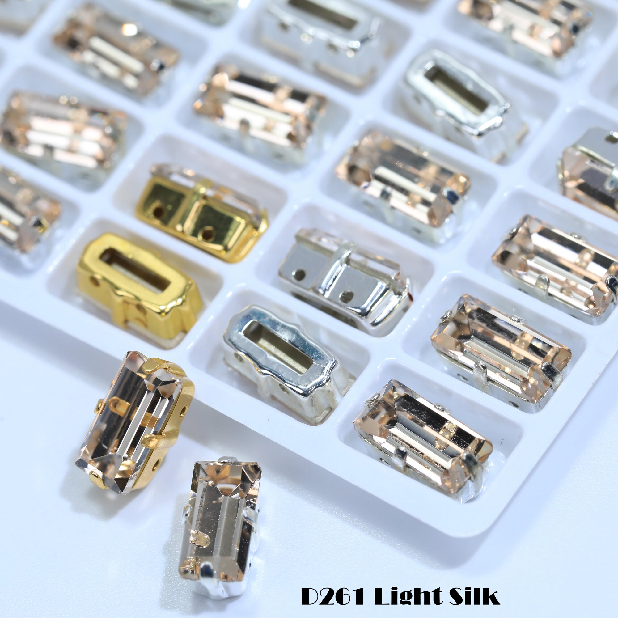 Кристаллы багеты D261 Light Silk, Silver Claw
