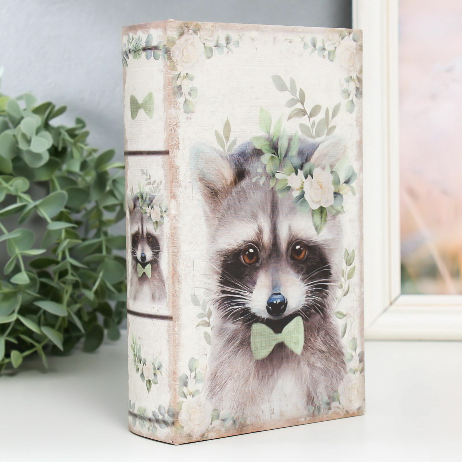 Шкатулка книга-сейф "Енотик в веночке", дерево, искусственная кожа, 21x13x5 см