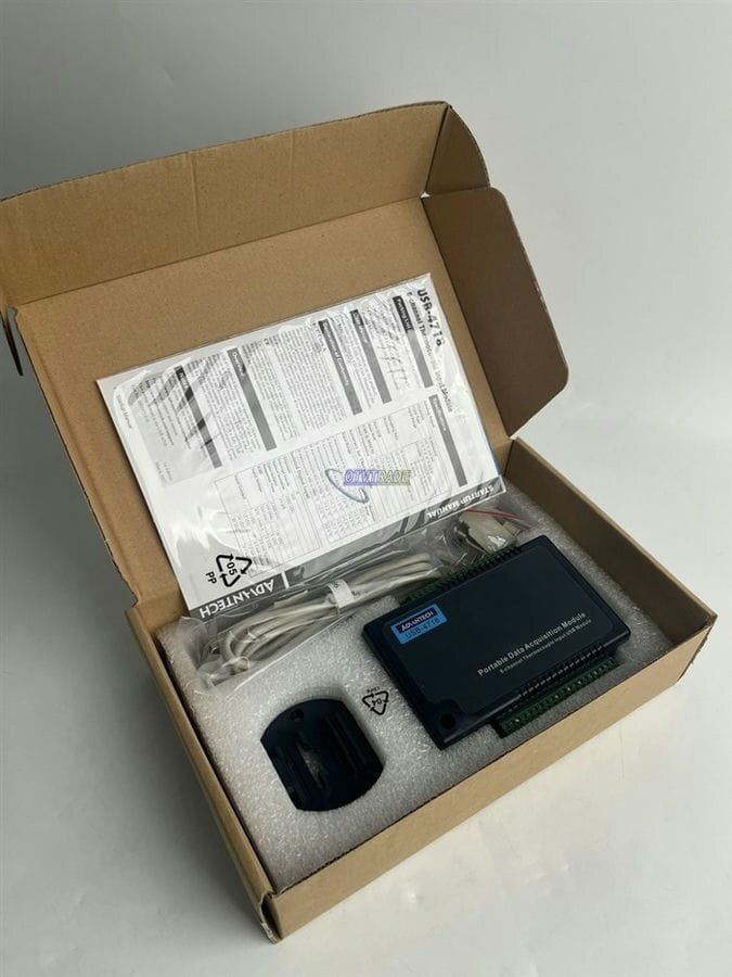 Модуль Advantech USB-4718 USB-4718-AE 8Ch Thermocouple Input USB Module — фото 1