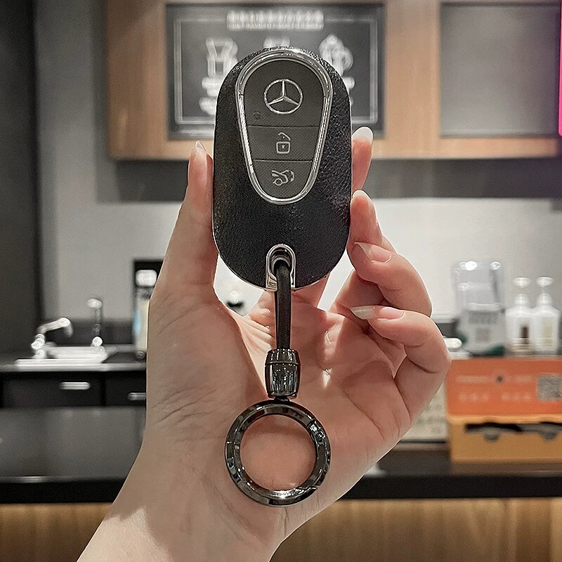 Чехол для ключей Mercedes в цвете Галун Блэк с удобным шнуром для моделей C260L