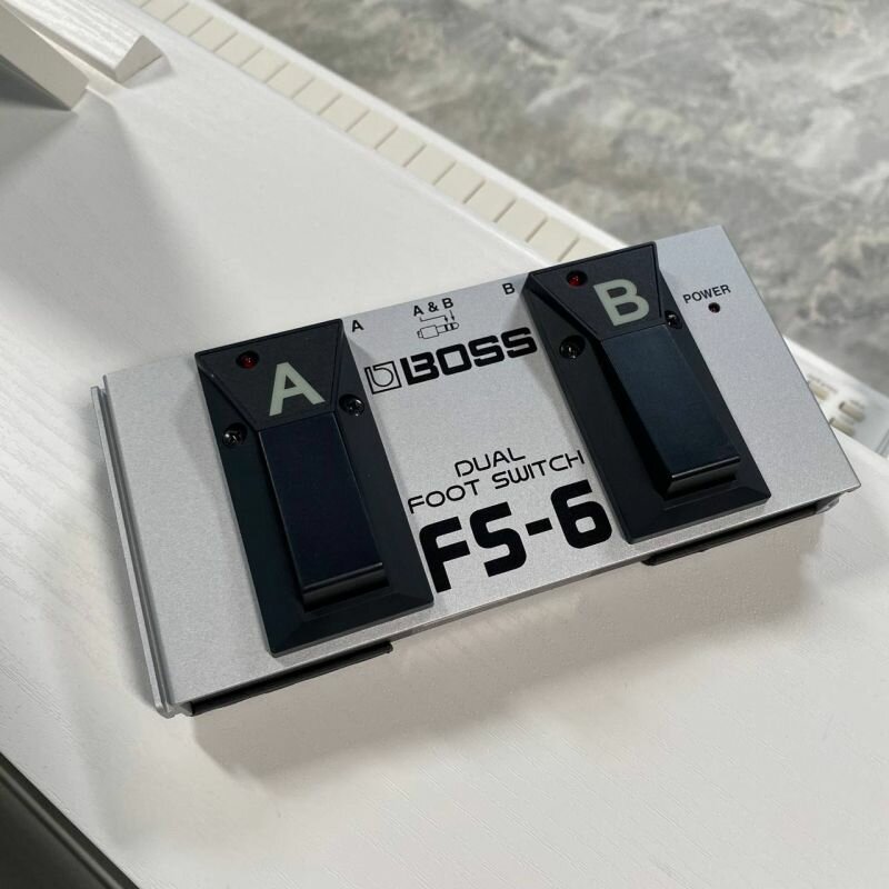 Футсвитч Boss "FS-6", для электрогитар, бас-гитар и клавишных, питание от батареек