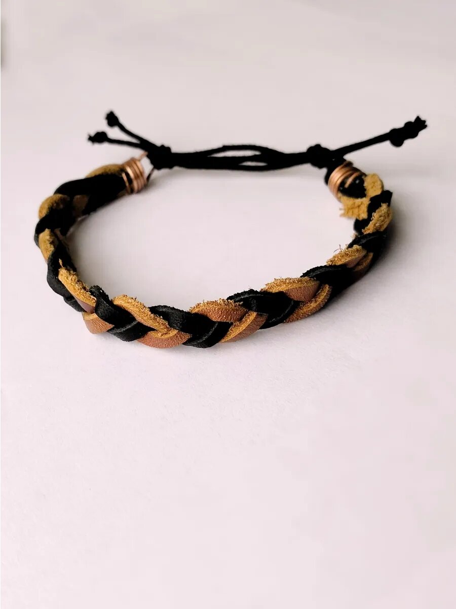 Плетеный браслет