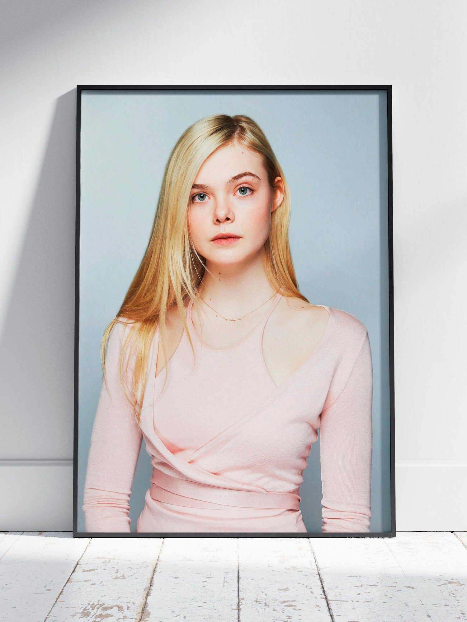 Плакат на стену для интерьера Эль Фаннинг (Elle Fanning 45) - Постер по актеру фильма, кино, сериала формата A4 (21x30 см)