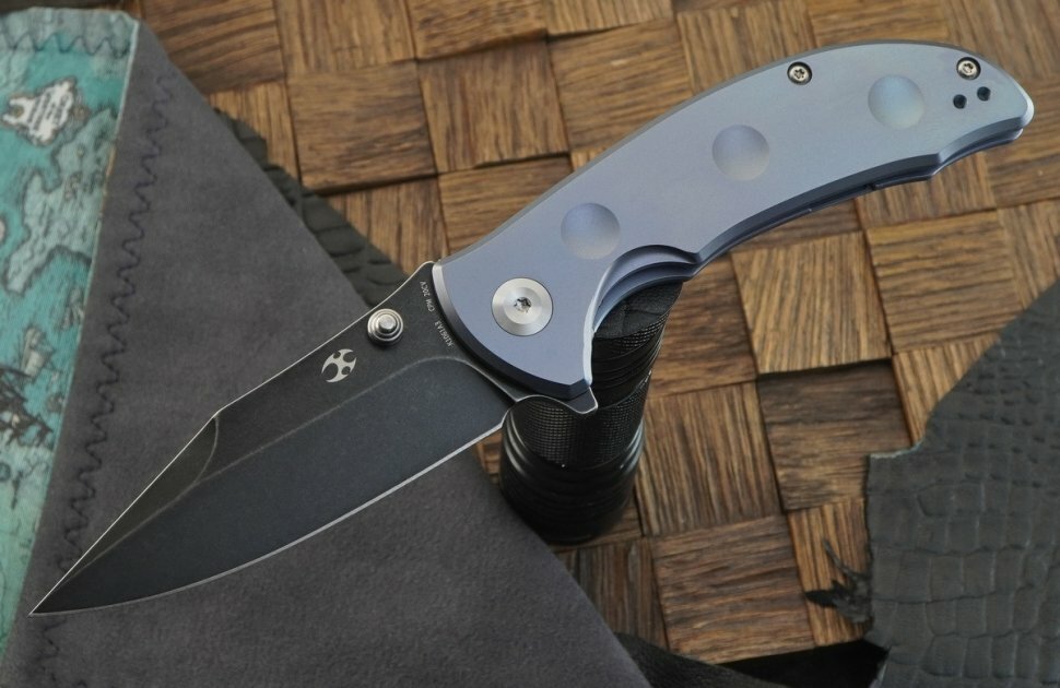 Складной нож Kansept Knives Rei, сталь CPM 20CV, BW, рукоять титан синее анодирование