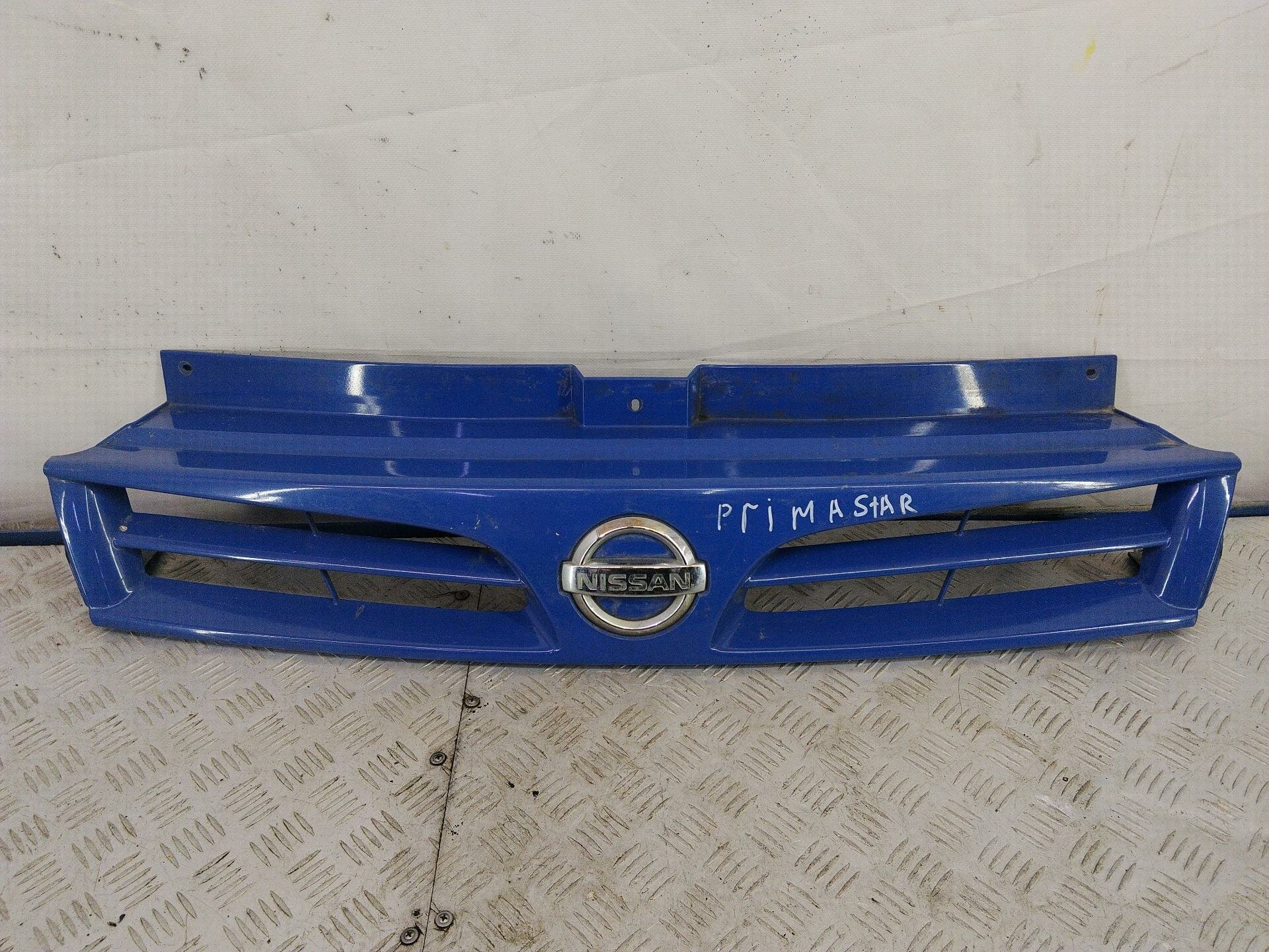 Решетка радиатора Nissan Primastar (2002 - 2006) 8200137047