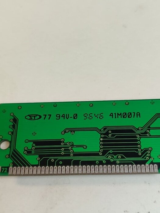 Оперативная память LGS SIMM 8 чипов GM71С17803BJ6
