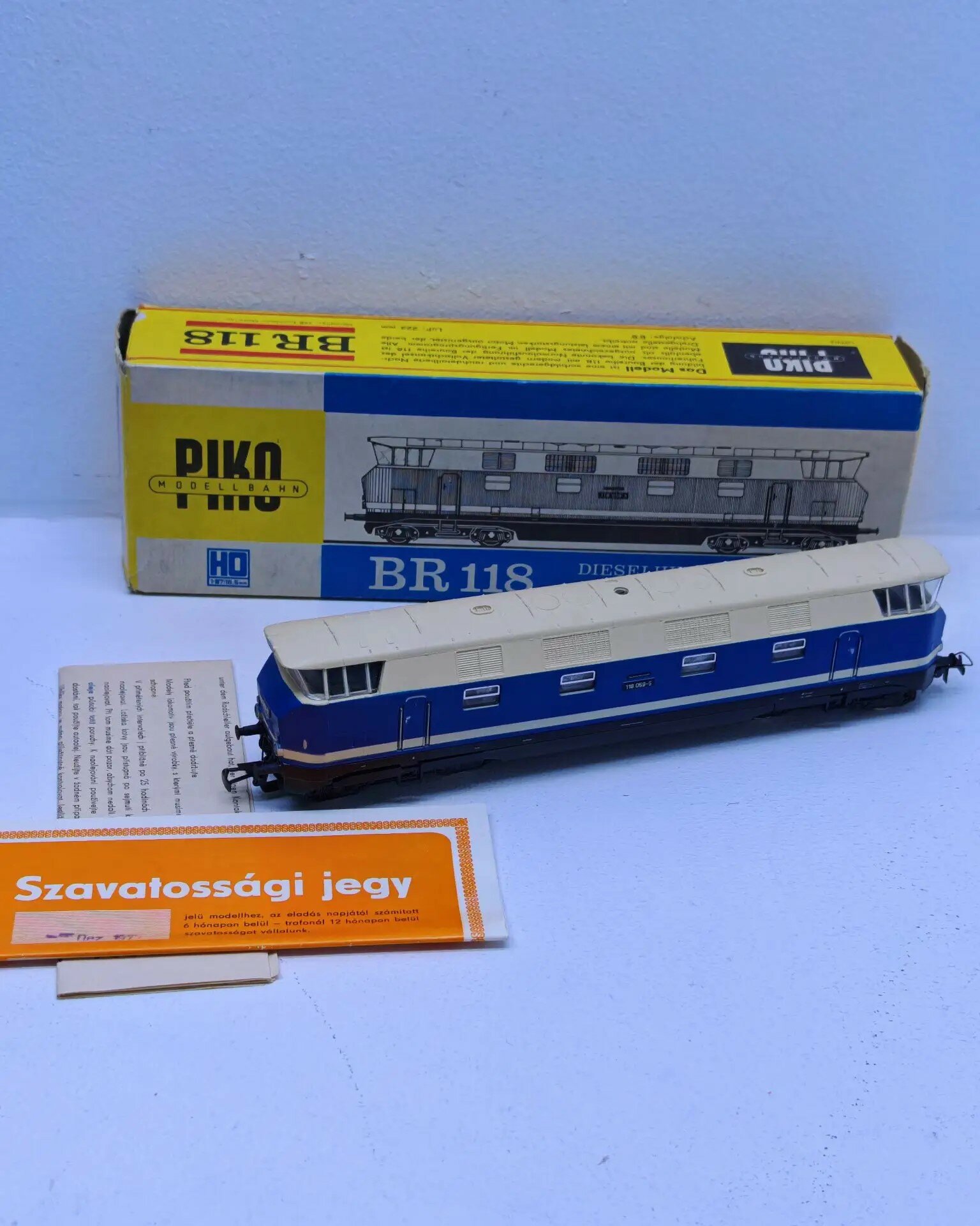 Модель железнодорожного локомотива BR 118 (1:87), пластик, краска, металл, "Piko", ГДР, 1960-1980 гг.