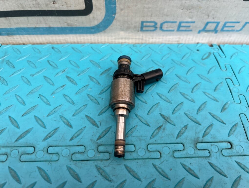 Форсунка топливная Audi A4 2008 B8 CAEB 2.0 OEM 06H906036G