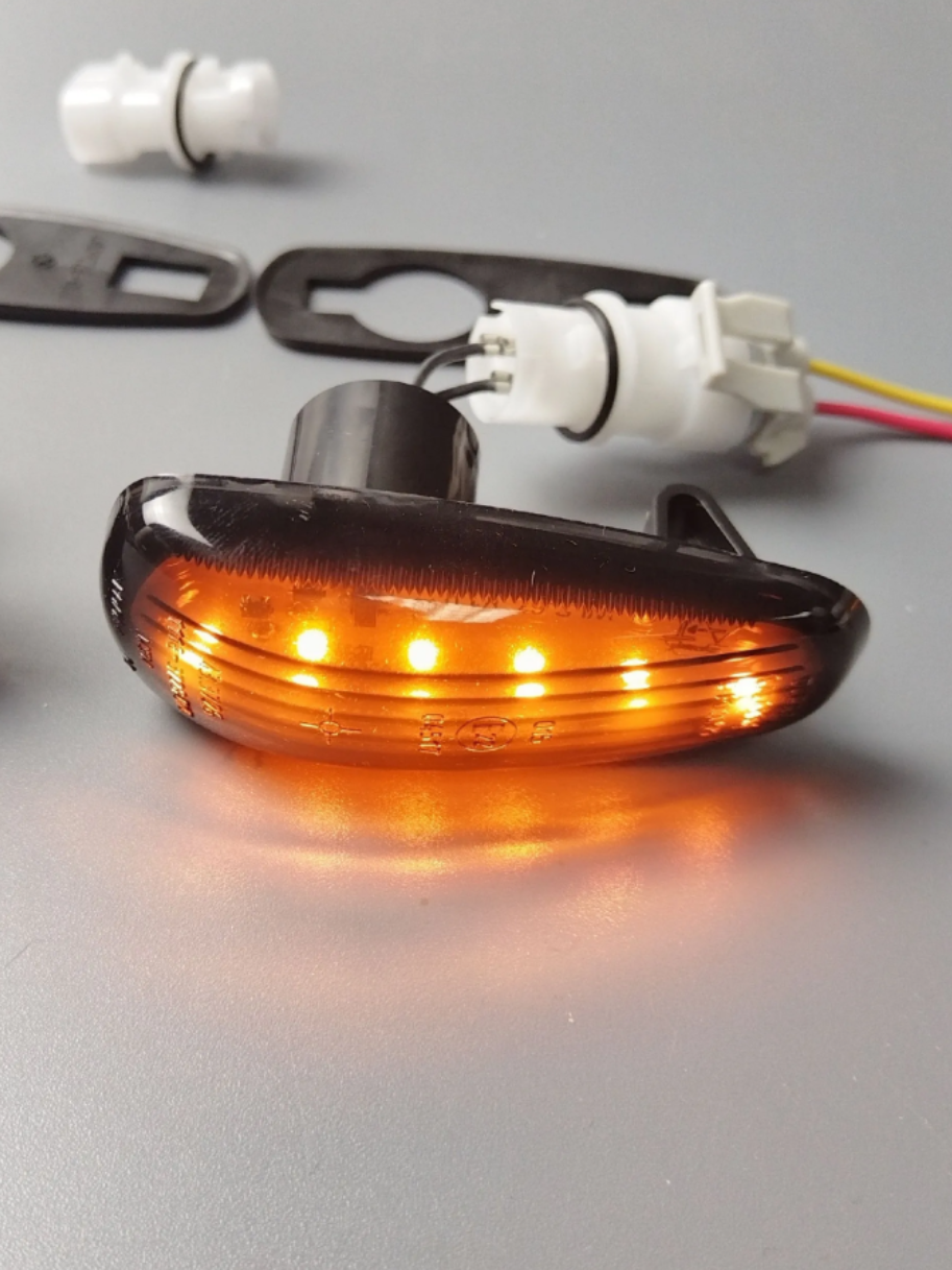 Led тонированые поворотники - повторители поворота на Калину, Приору, Гранту, Ниву Шевроле 2123