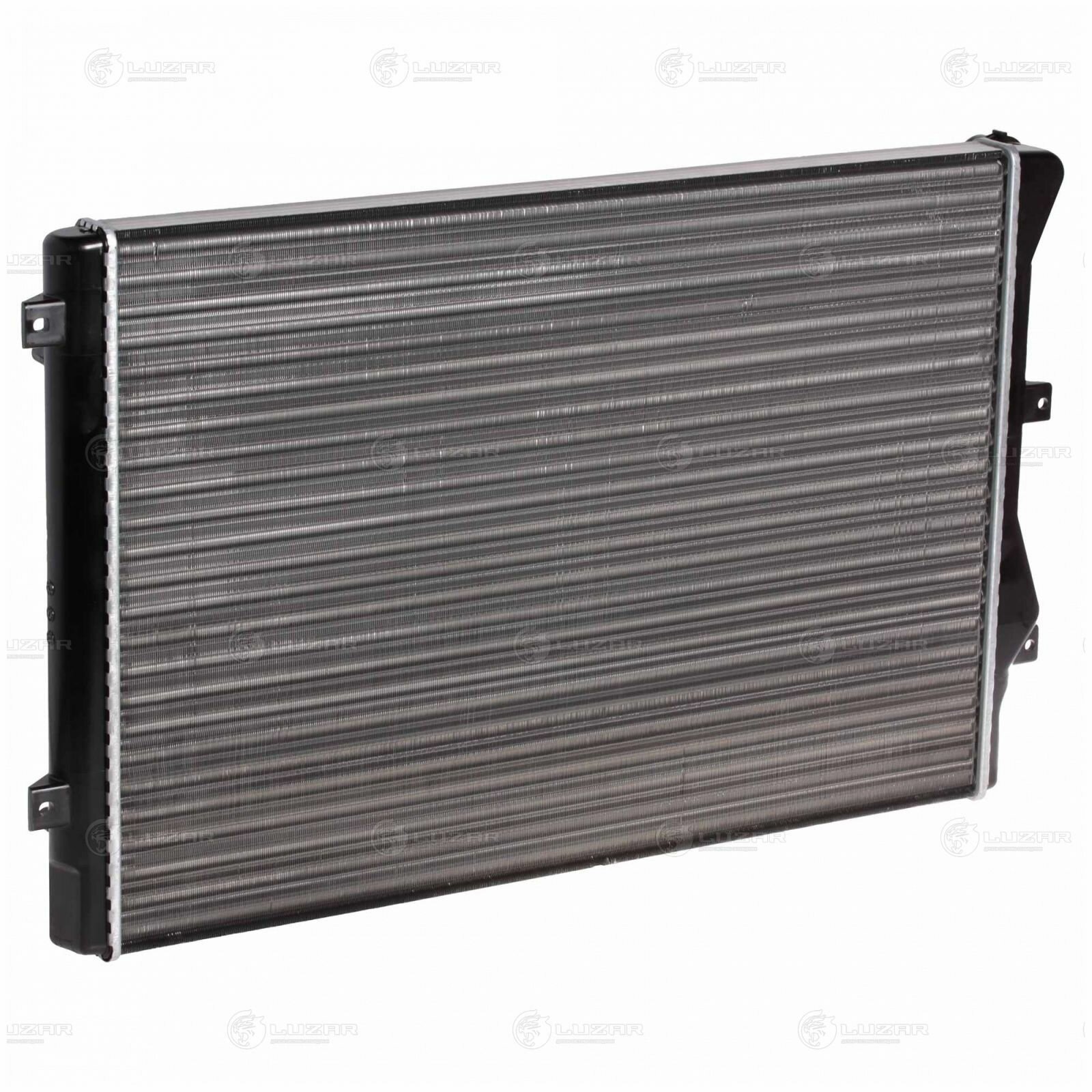 Радиатор охл. для а м Skoda Superb 08- VW Passat B6 05- Golf V 03- Golf VI 08- 1.4T 1.8T 2.0T LUZAR LRc 1811J