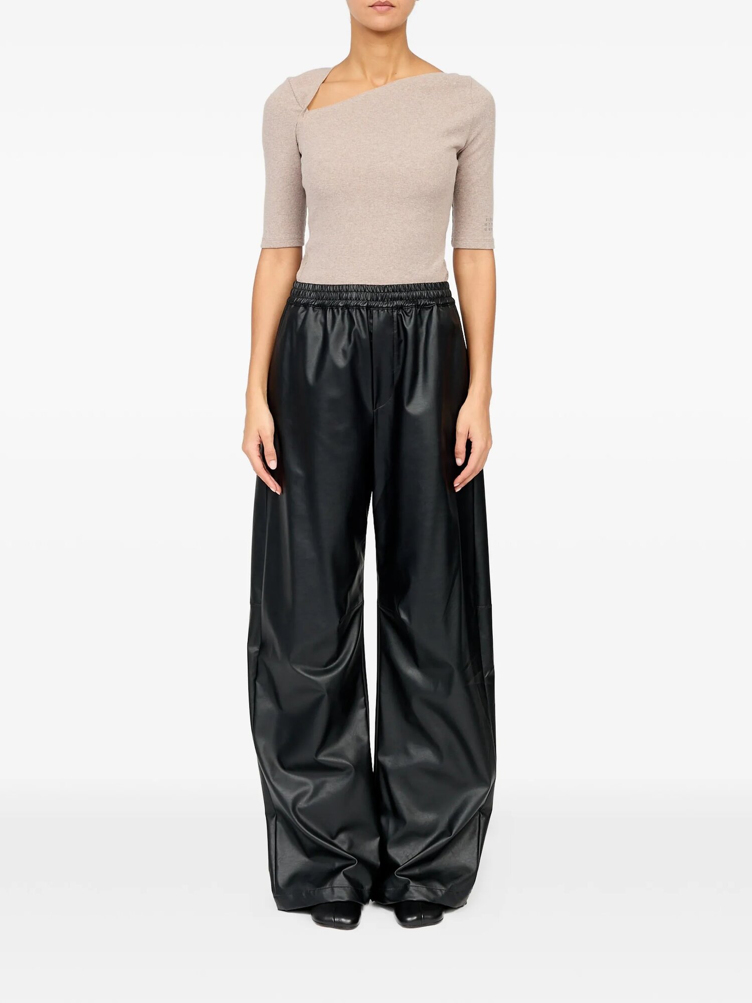 Брюки MM6 Light pleather wide-leg trousers, размер 46 — фото 1