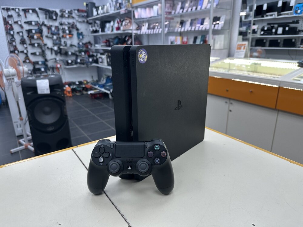 Игровая приставка Sony PlayStation 4 Slim 500GB, б/у, уценка