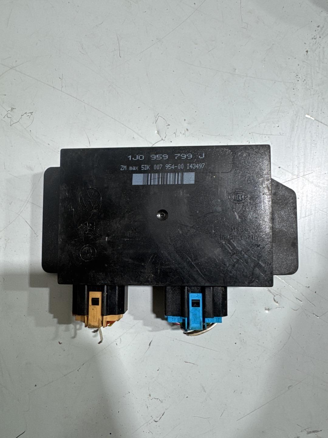 Блок комфорта Volkswagen Passat B5 (1996 - 2001) 1J0959799J