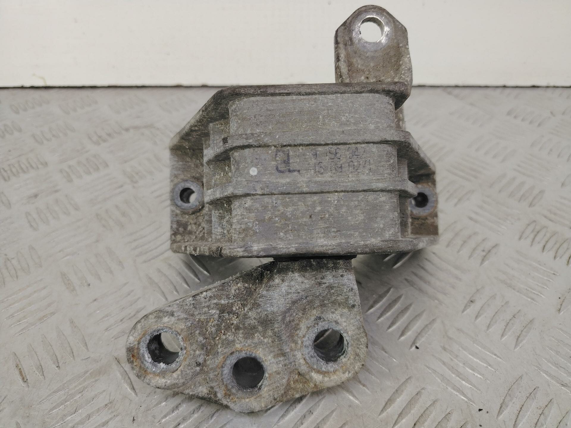 Подушка крепления двигателя Opel Zafira A рест. (2003 - 2006) 9156942