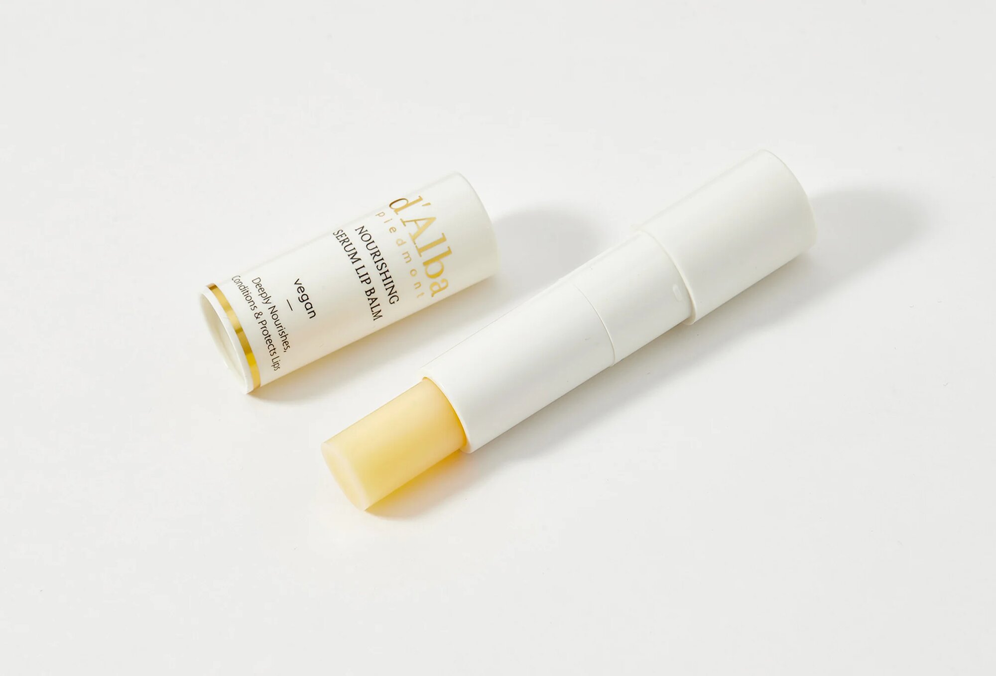 Питательный бальзам для губ D'ALBA White Truffle Nourishing Serum Lip Balm 3.6 г белый