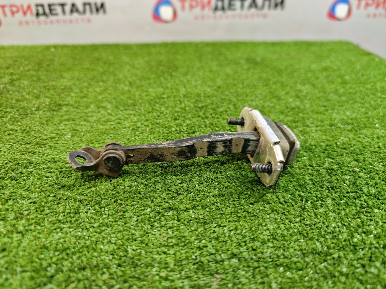 Ограничитель двери Kia Cerato 1.6 G4FG 2013 перед. прав. (б/у)