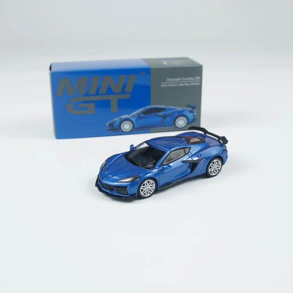 MINI GT 1:64 #892 Chevrolet Corvette Z06 2023 Elkhart Lake Blue Metallic Коллекционная машинка