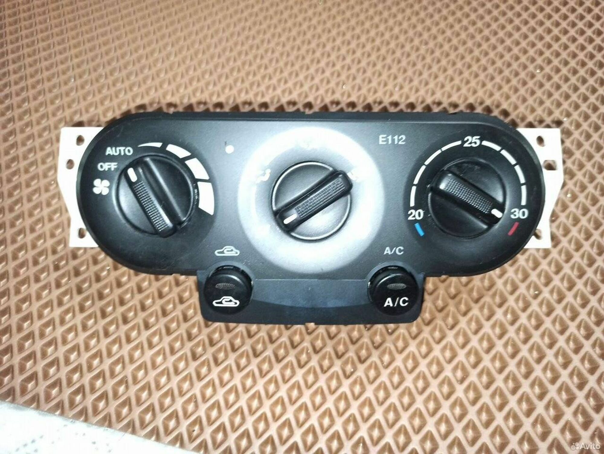Блок управления климат-контролем Mazda Tribute с пробегом