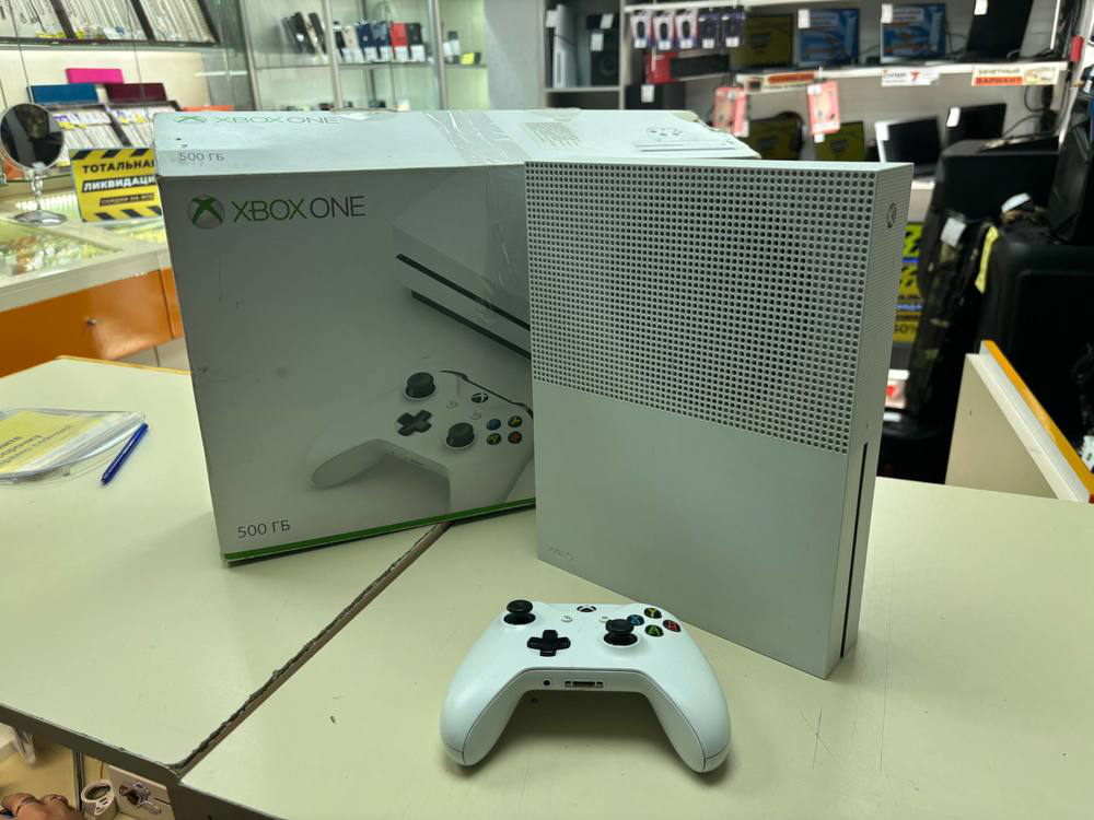 Игровая приставка Microsoft Xbox One S, Blu-ray, 500GB, белый + геймпад
