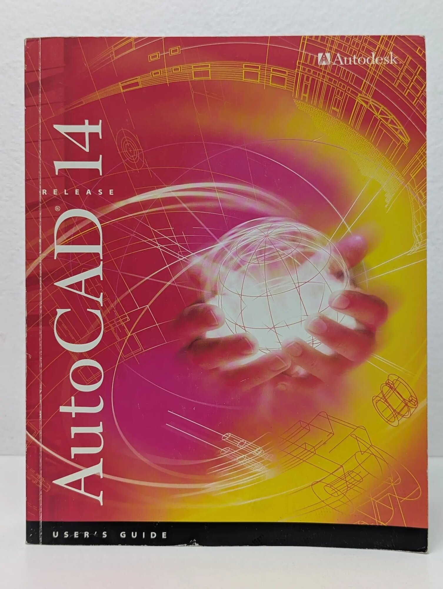 AutoCAD 14 User's Guide. AutoCAD 14. Руководство пользователя 1997
