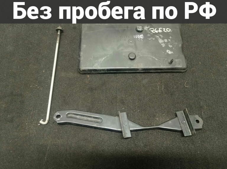 Крепление аккумулятора Toyota Wish ZGE20