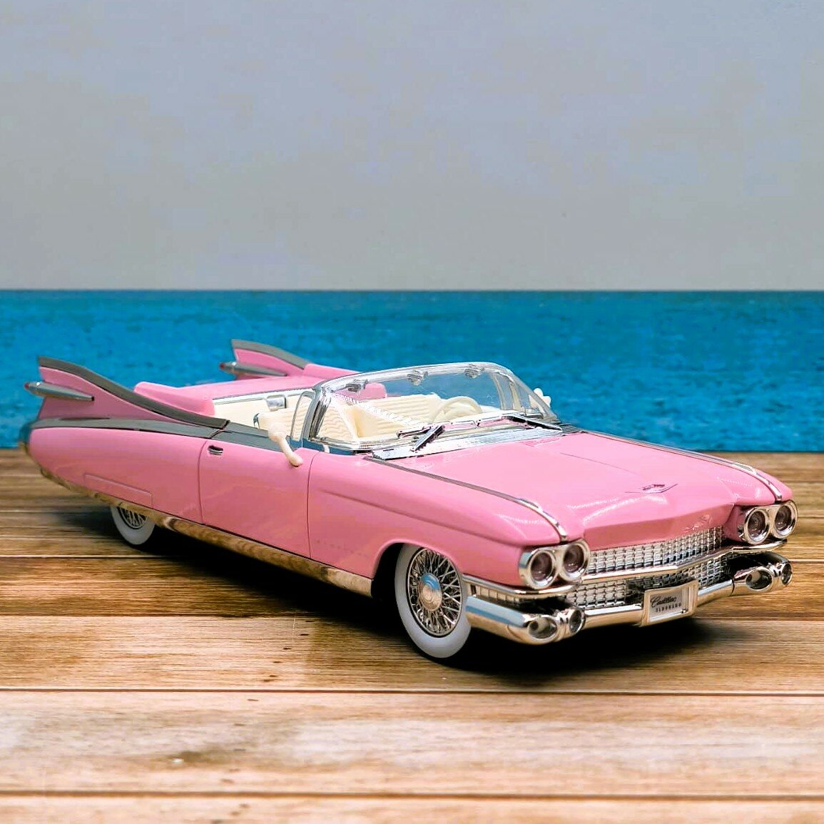 Металлическая модель Cadillac Eldorado 1959 с световыми и звуковыми эффектами. Масштаб 1:22