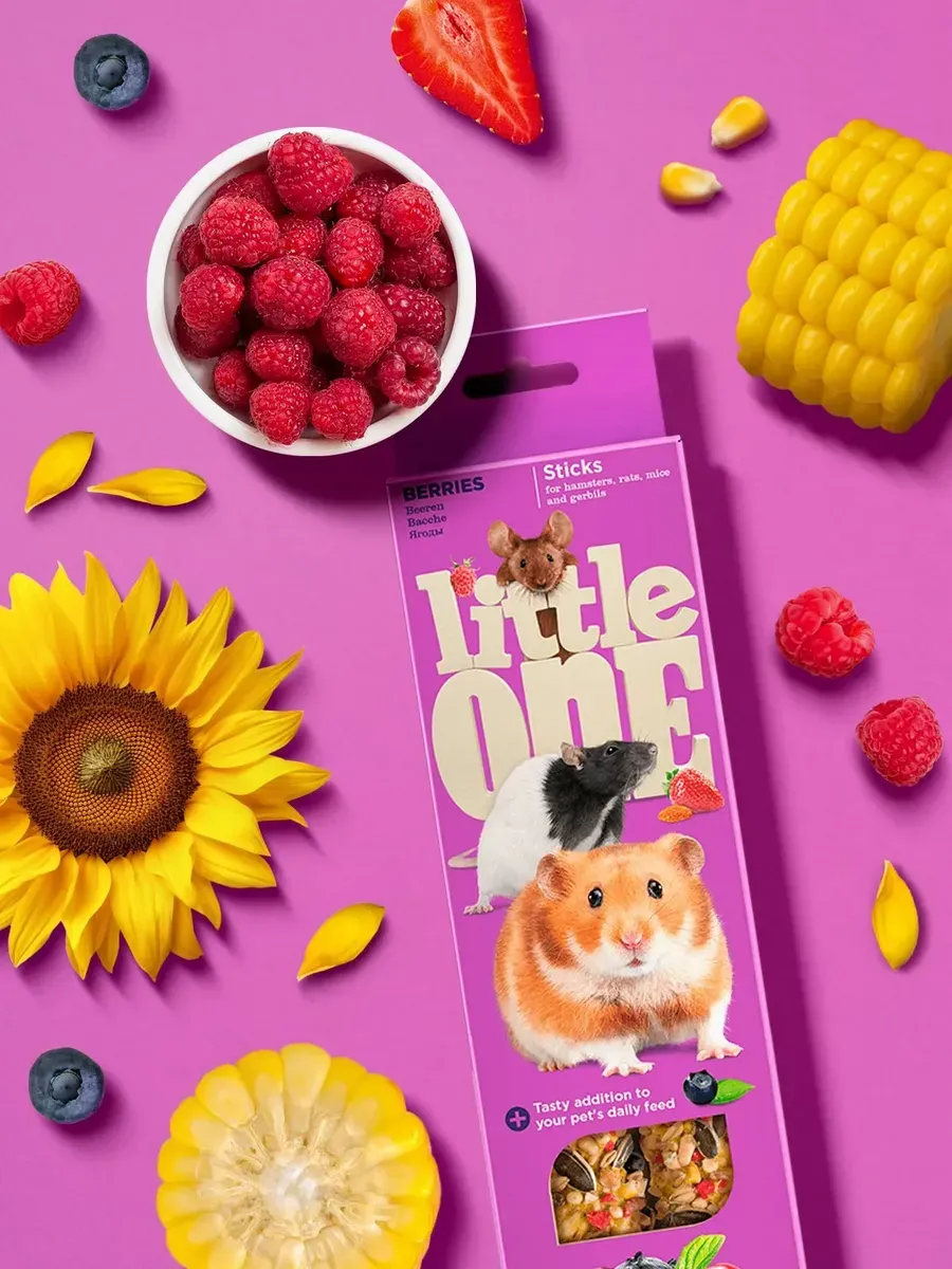 Палочки LITTLE ONE для хомяков, крыс, мышей и песчанок с ягодами, 8 пачек по 2х60 г
