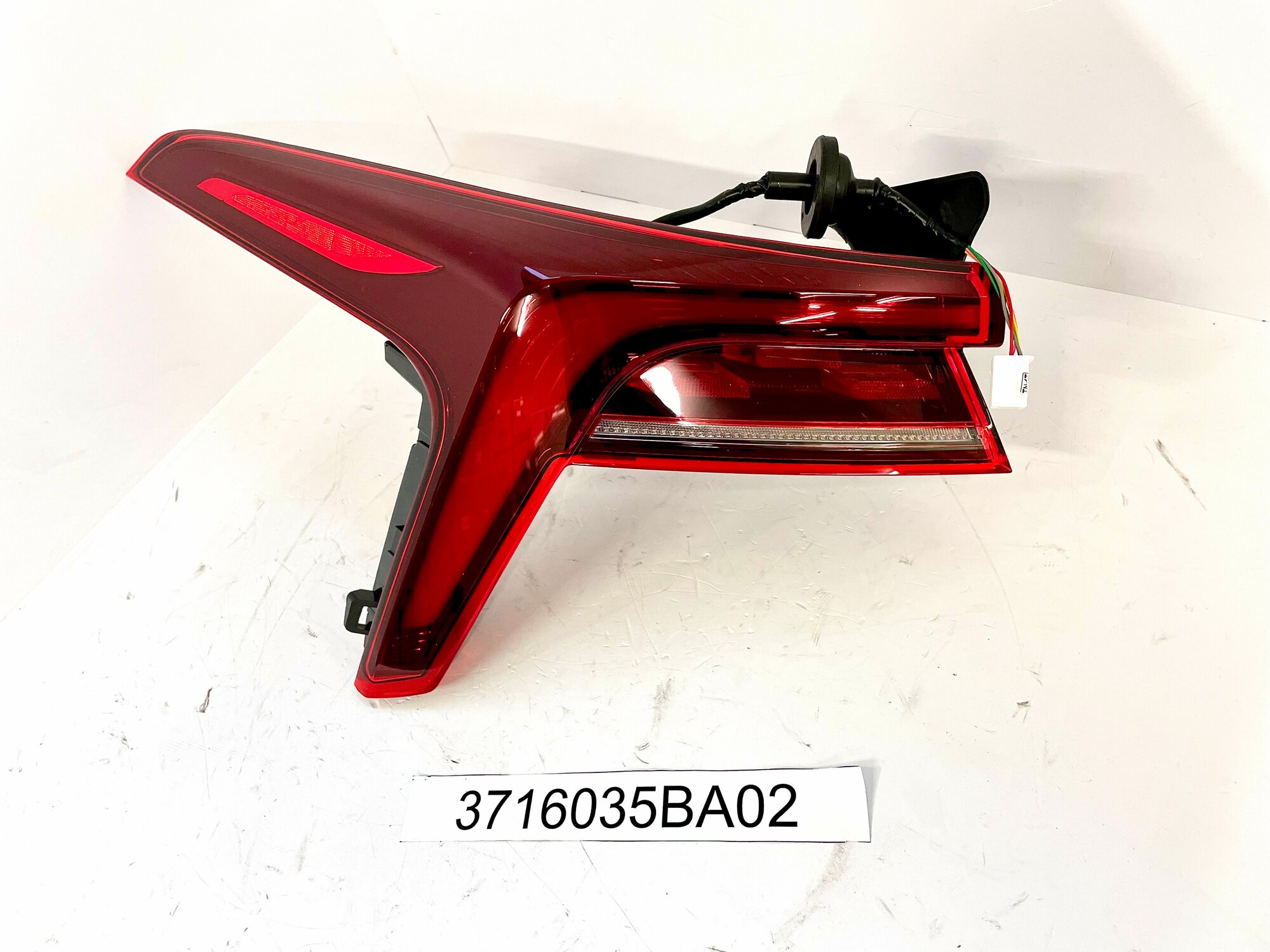 Фонарь леввый задний FAW Bestune B70 Faw 3716035BA02