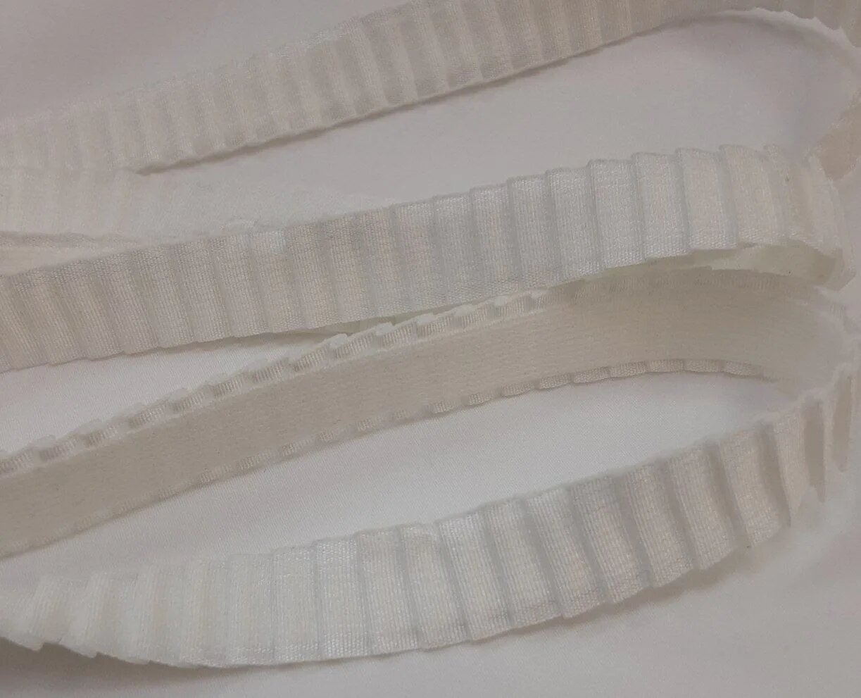 Декоративная гофрированная резинка, белая, ширина 12мм, длина отреза 5 метров